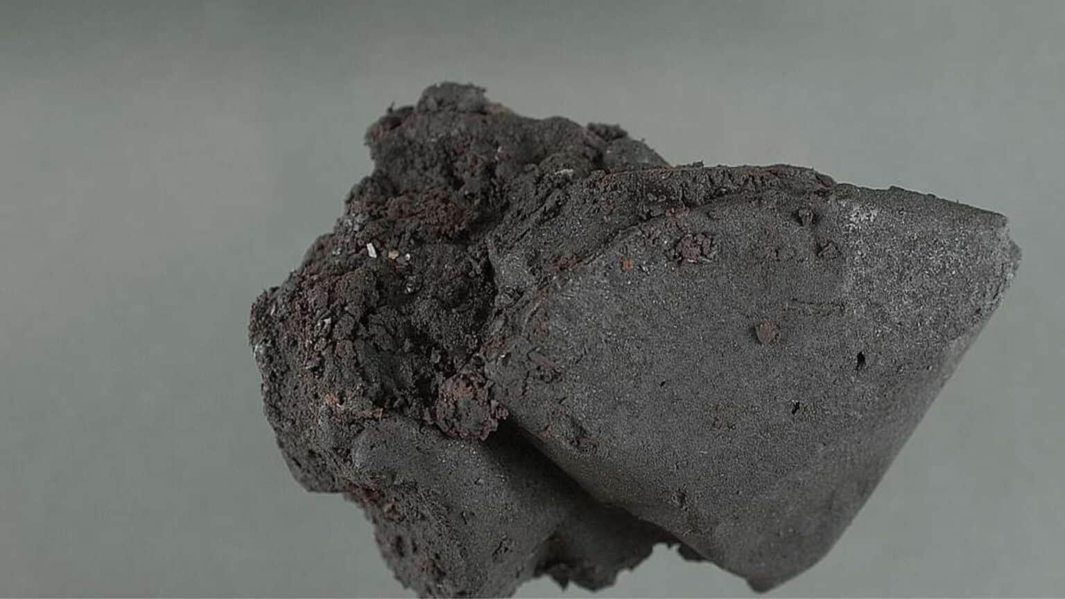 Black Tar Heroin: Effects, Risks, and Addiction